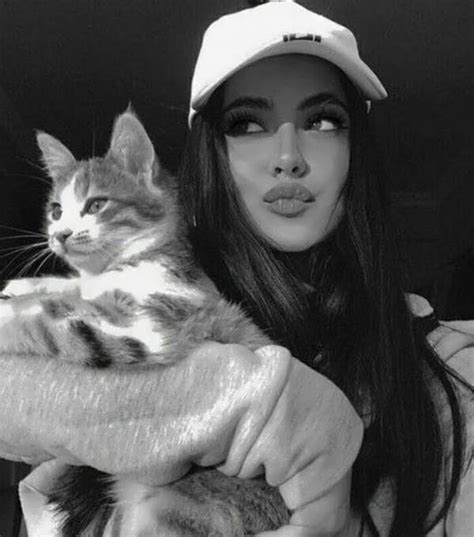 عکس پروفایل گربه و دختر برای شبکه های اجتماعی مختلف