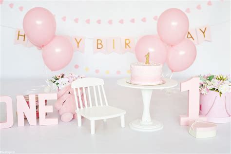 بک گراند تولد یک سالگی بادکنک صورتی دخترونه اِم والپیپر