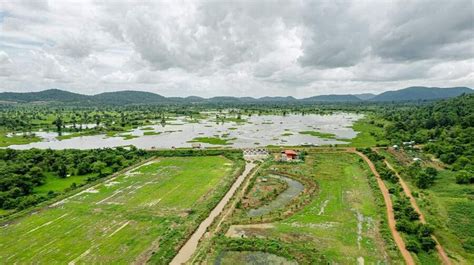 ទំនប់មួយ នៅខេត្តសៀមរាប ក្រៅពីជាប្រព័ន្ធធារាសាស្ត្រ ក៏បានក្លាយជាតំបន់ទេសចរណ៍ធម្មជាតិមួយ