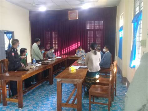 ပြည်ထောင်စုရွေးကောက်ပွဲကော်မရှင်ဥက္ကဋ္ဌနှင့် အဖွဲ့ဝင်များ ကျောင်းကုန်းမ