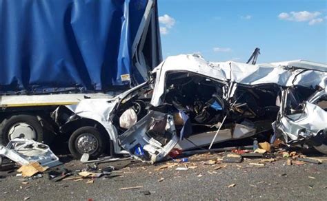 თემური ორ სატვირთოს შორის მოყოლილი და განადგურებული მიკროავტობუსის მძღოლი იყო ცნობილია