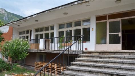 Благотворителна изложба набира средства за ремонт на читалището в Паволче