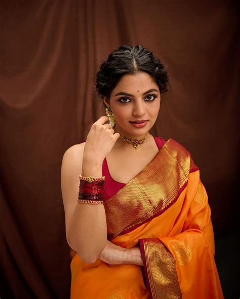 Nikhila Vimal Photos Tamil Actress Photos Images Gallery Stills And Clips IndiaGlitz Com