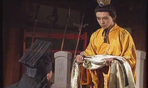 劉備自稱漢室宗親，漢獻帝查族譜時沒有他，劉備謊稱自己為皇叔？ 壹讀