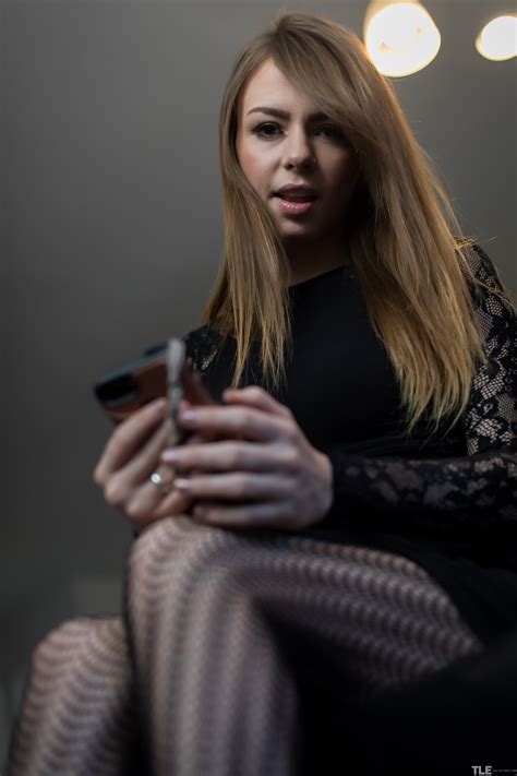 AMATEUR GIRL Thelifeerotic