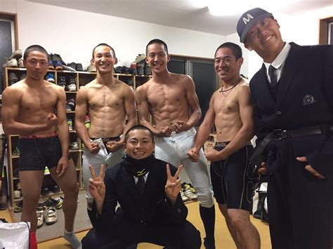 ボード「高校野球」のピン メンズユニフォーム 野球 筋肉 アスリート