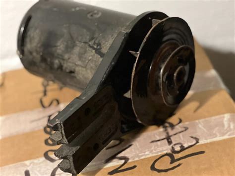 V 12 Generators With Different Mounting Brackets V12 Lincolns Only Antique Automobile