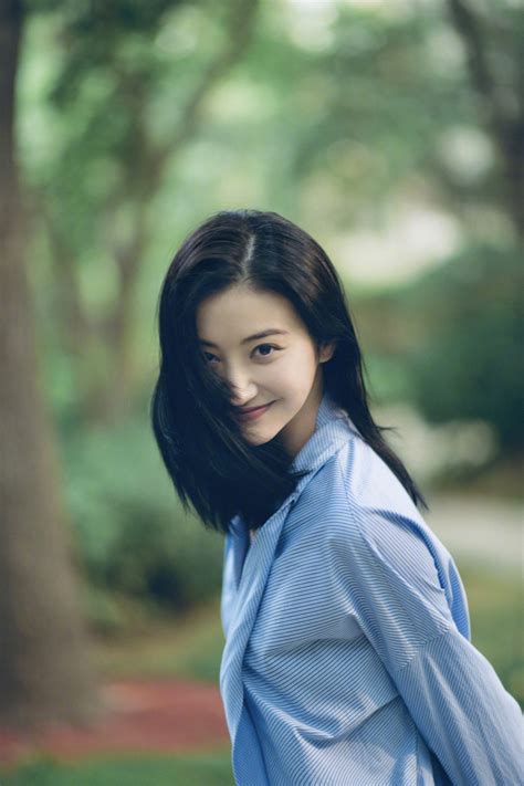Pin By Ravi On Jing Tian Jing Tian Poses For Photos Chinese Beauty