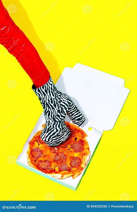Fashion Fast Foot Creative Design Minimal Art Pizza Addict Food