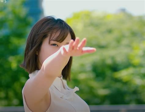 広瀬すず、新cm”バスト強調ストレッチ”披露にファン悶絶！！「フェロモンがすごい」 Hachibachi