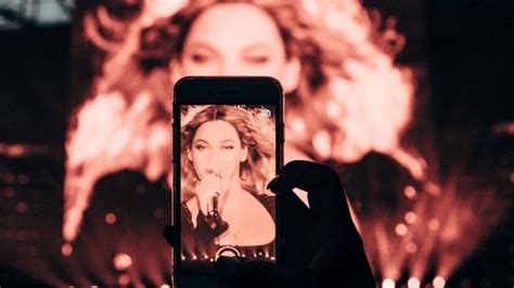Beyonc Press Fan Account On Twitter Only Week Separates