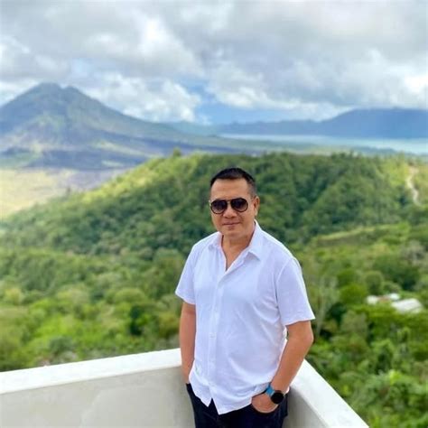 Agusta Harianto Agusta Linda • Threads Say More