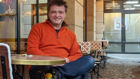 Les Producteurs Le Pari Parisien De Serge Postigo Jdm