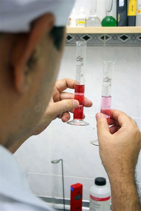 Lab Experiment A Man Doing Lab Experiment Affiliate Experiment Lab Lab Man Ad