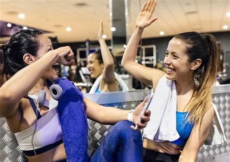 ការហាត់ ប្រាណ អាចធ្វើ ឲ្យ អ្នក រីករាយ ជាង ការ មាន លុយ ទៅទៀត