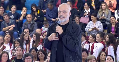 Turi I Falenderimeve Rama Në Klos Dhe Mat Votuesit E Djathtë Rol