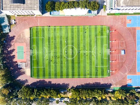 踢足球素材 踢足球模板 踢足球图片免费下载 设图网