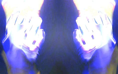 Html动画特效代码，炫酷的css发光动画 17素材网