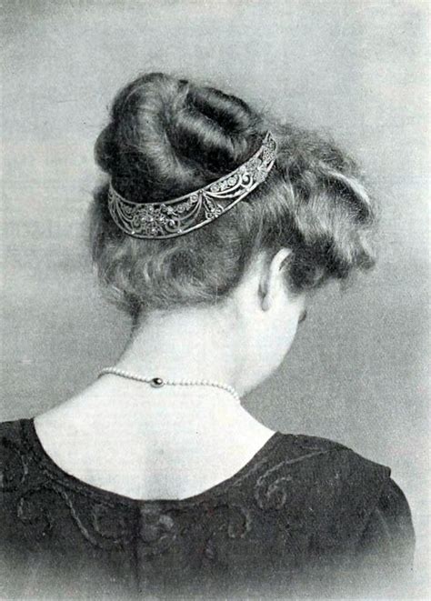 An Elegant Updo Using An Exquisite Hair Piece Ca 1912 Edwardian
