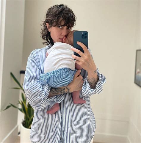 Tegan And Saras Sara Quin Talks Raising Newborn Son Sid