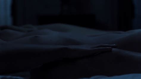 Andrea Rau Desnuda En Les Lèvres Rouges