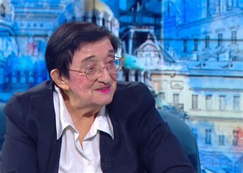 Мика Зайкова с критика към кабинета Работещите бедни никой не ги смята хората със социална