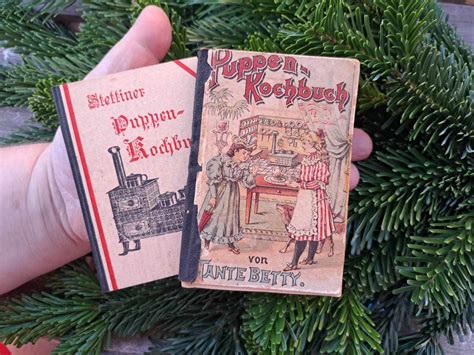 «Антикварні лялькові кулінарні книги є дуже рідкісними і користуються у колекціонерів великим