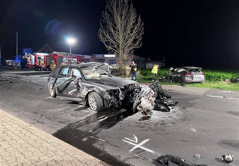 B4 Ein Toter Und Zwei Lebensgefährlich Verletzte Bei Frontal Crash Regionalheute De