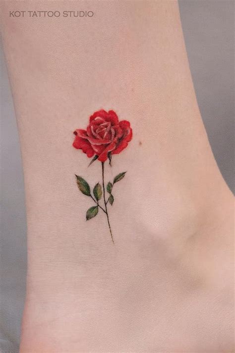 Цветное тату для девушек на ноге Женское тату на икре Маленькая татуировка для девушек с