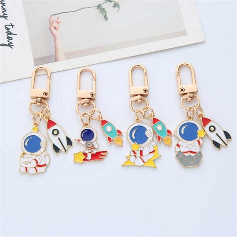 Wholesale Cartoon Lovely Astronaut Rocket Widget Ornaments Key Chain Bag Key Ring Fashion