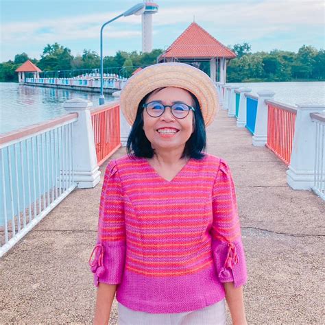 😍👉 เก็บภาพบรรยากาศพาชมรอบรอบบริเวณวัดและนอกวัดพระธาตุเรืองรอง คลิปยาว
