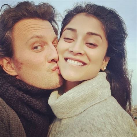 Shriya Saran Aka Actress Shriya Photos Stills Images