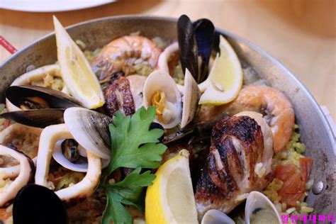 스페인식 볶음밥 요리 빠에야