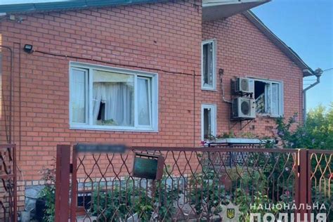Троє поранених жінок руйнування пожежа поліція розповіла про наслідки обстрілів Нікопольщини