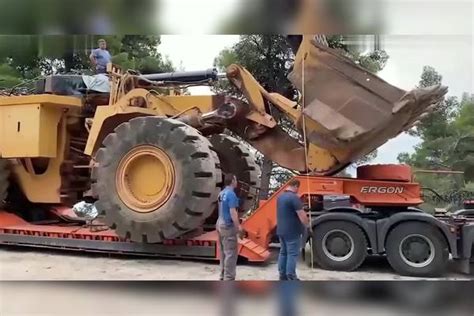不多见的超级工程机械果真是车中巨无霸价值不菲 车中 价值