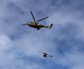 Helitransporte De Obús 10537 Light Gun Por Los Artilleros Del Raca 93