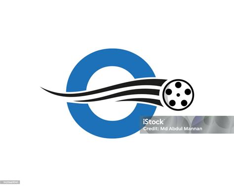초기 편지 O 필름 로고 개념 미디어 기호 용 필름 릴 영화 감독 기호 벡터 템플릿 가정용 캠코더에 대한 스톡 벡터 아트 및 기타 이미지 가정용 캠코더 감독 놀기