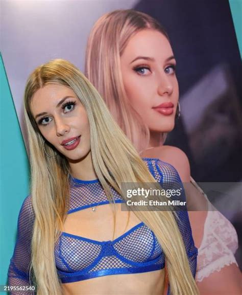 Emily Jade Poses At The 2025 Avn Adult Entertainment Expo At Virgin