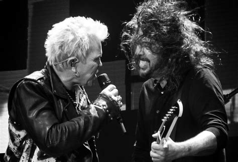 Mais Foo Fighters Prestes A Embarcar No Brasil Banda De Dave Grohl