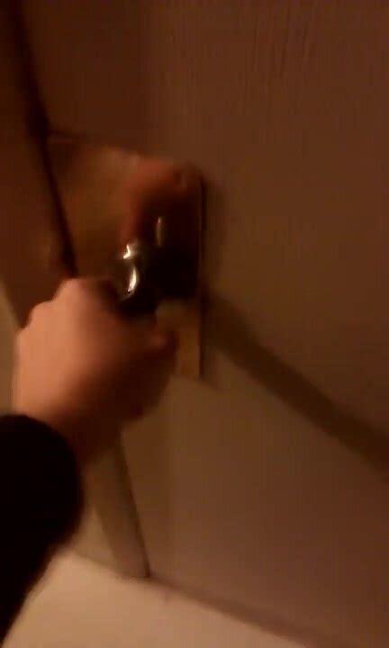 Drunk Girl Hissy Piss 中文