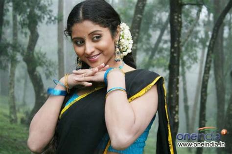 Sunitha Varma Photos Latest Hd Images Pictures Stills And Pics Filmibeat