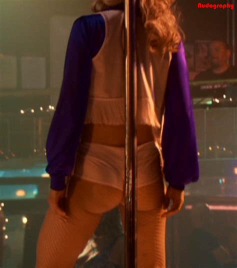 Mena Suvari As A Stripper Picture 20094originalmenasuvari Sex