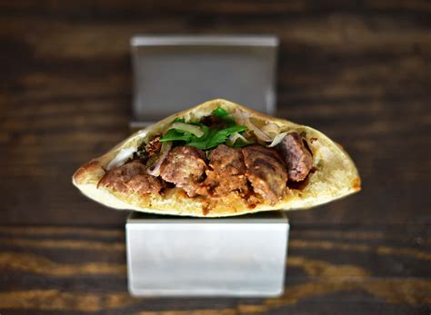 Download Grilled Ćevapi Pita Burger Wallpaper