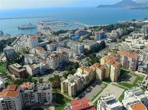 Бар Данас испирање водоводне мреже у центру града ИН4С