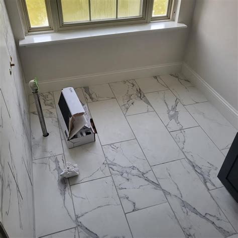 Rectangular Tiles Parallel Or Perpendicular With The Threshold Rtile