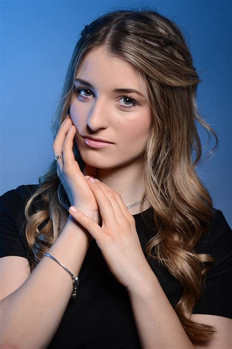 Sienna Mia Model Folio