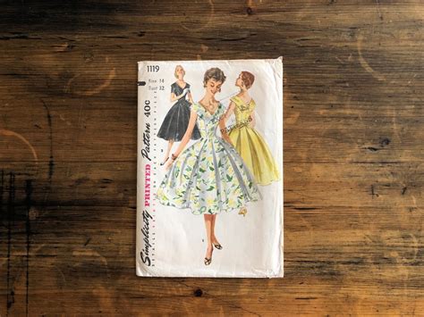 1955 Full Princess Seam Dress 50s Romantic Paper Sewing Pattern