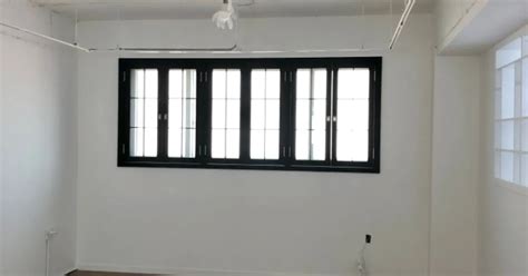 도자기 공방이였고 창틀선반벽천장까지 칠할곳들이 정~~말 많았는데 합리적인 가격으로 정말 잘해주셨습니다 페인트 이외에도 인테리어 상담이나 정보도 정말 많이 알려주시고