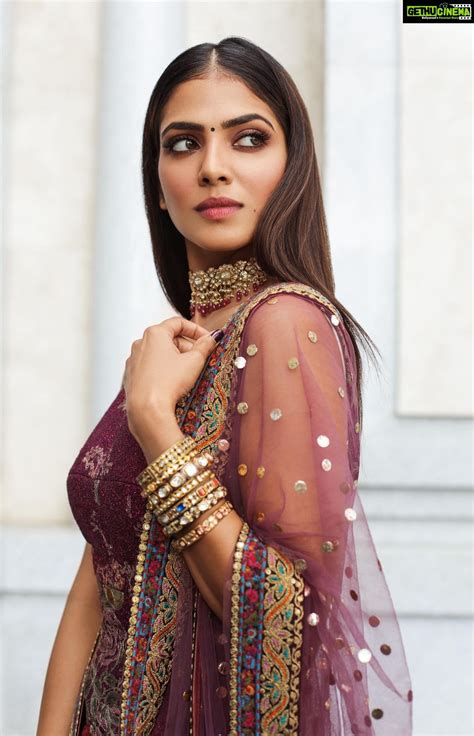 Malavika Mohanan Instagram Sabyasachiofficial Vasanth Saravanan