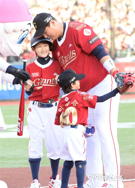 [화보]조선의 4번 타자와 작별…한눈에 보는 이대호 은퇴식